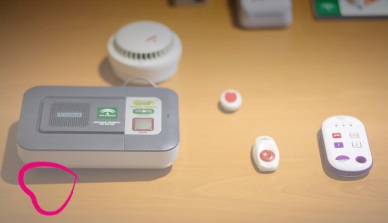 Los mejores dispositivos de teleasistencia para personas mayores ...